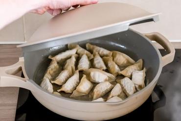 how to boil frozen dumplings