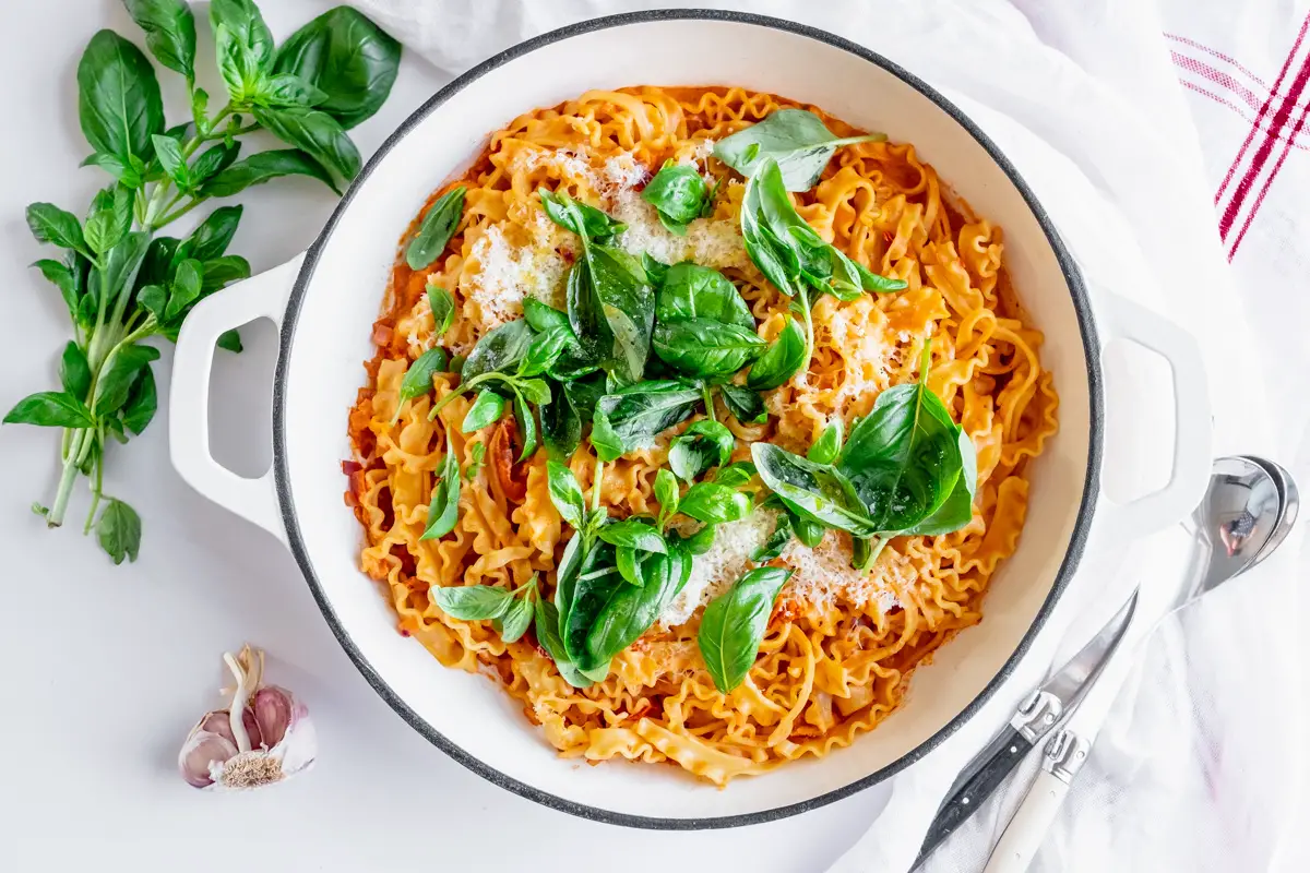 Marry Me Pasta Recipe (Easy Tomato Pasta) - The Dinner App